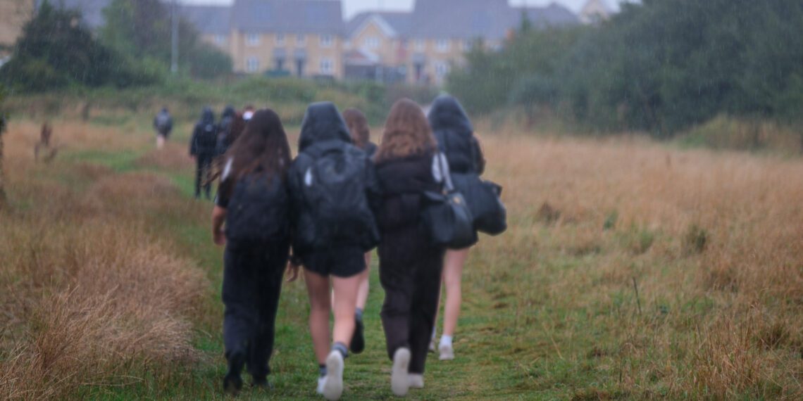 Footpath to Melksham Oak School delayed again as frustration grows ...